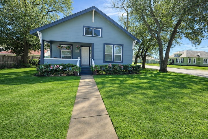 Cozy Peaceful 2br 2ba In Sugar Land Center - Sugar Land, TX