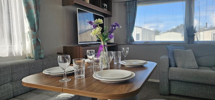 Shoreline Escape 1, 3‑bed At Seton Sands, Sleeps 7 - Haddington