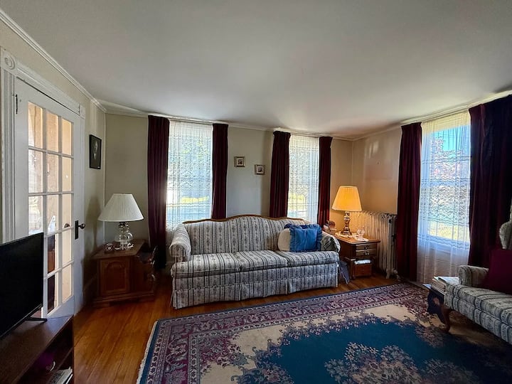 In The Heart Of Eastport, Charm & Comfort For Six - Eastport, ME
