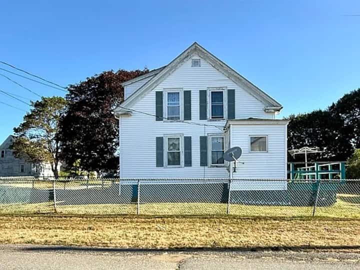In The Heart Of Eastport, Charm & Comfort For Six - Eastport, ME