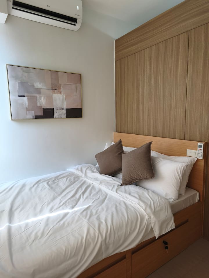 Near Moa & Naia | Condo For 6, Wi-fi, Ps4, Netflix - Pasay
