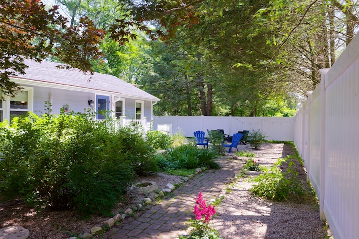 Garden Retreat, 1st Fl King Ste, Ev, Close To All - Great Barrington, MA