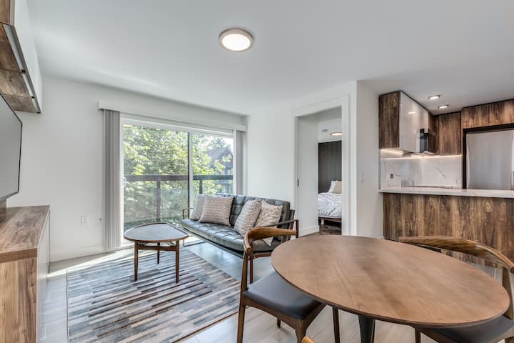 Modern 2br 2ba W Balcony Near Beach Downtown - Vancouver