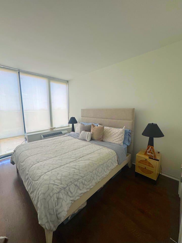 Luxury Living Right In The Heart Of Fort Lee. - Fordham, NY