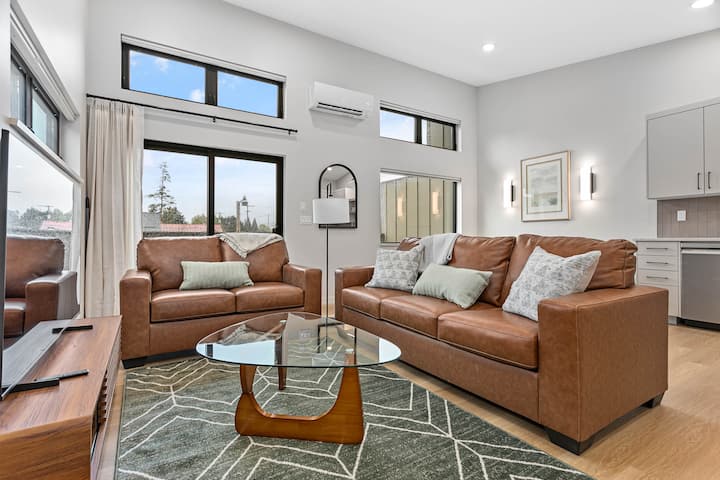 Modern & Minimalist Haven - Bellingham, WA