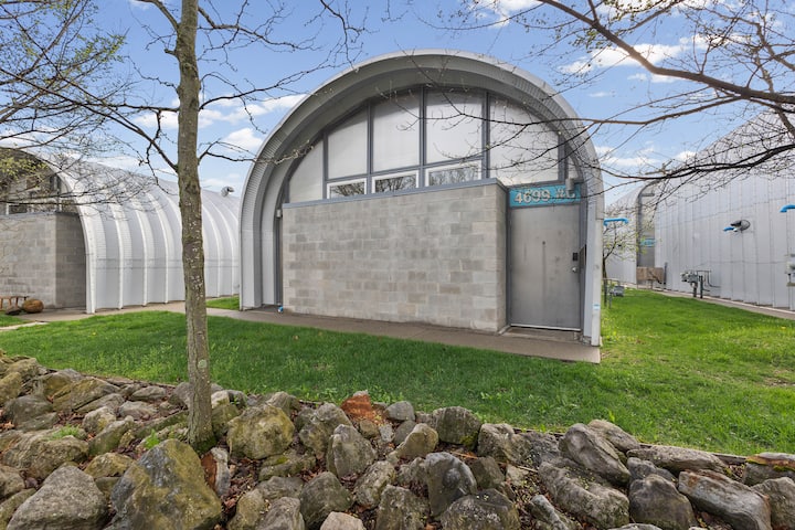 Industrial Arch Loft | Unique Design - Détroit, MI
