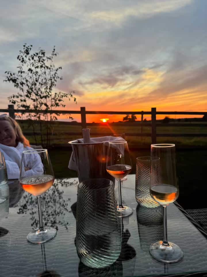 The Shepherd's Watch - Luxury With Private Hot Tub - Hinckley