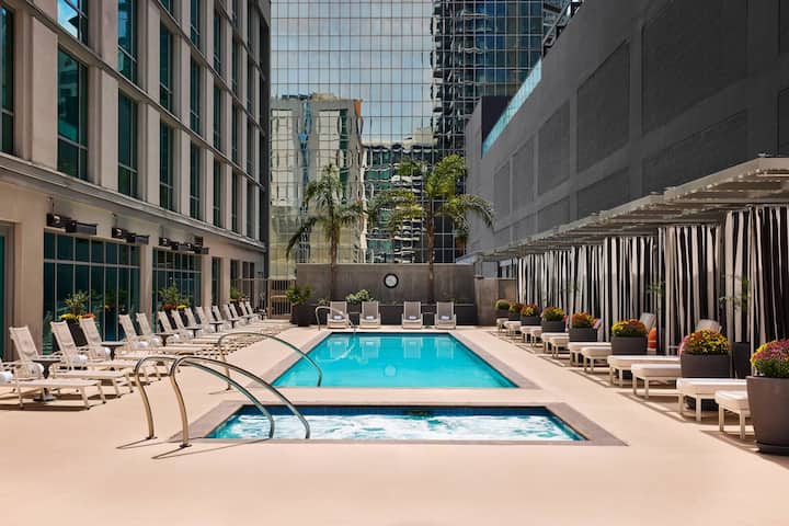 Downtown San Diego Stay + Pool, Gym & Rooftop Bar - 聖地亞哥, CA