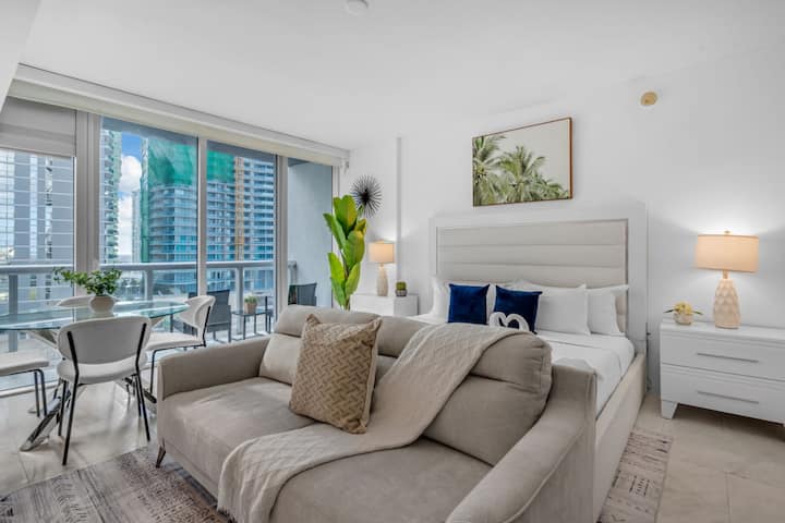 Icon Brickell Studio | City Views + Pool & Spa - Miami