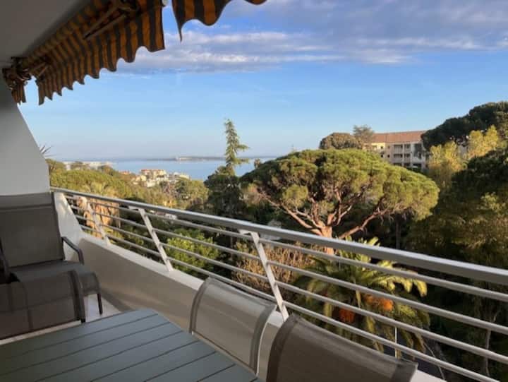 Appartement Avec Vue Mer, Piscine Et Tennis. - Cannes