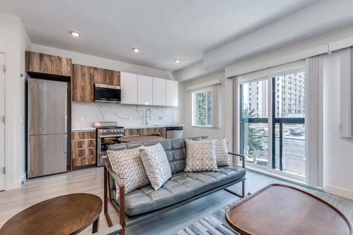 Modern 2br 2ba W Juliet Balcony Downtown - Vancouver