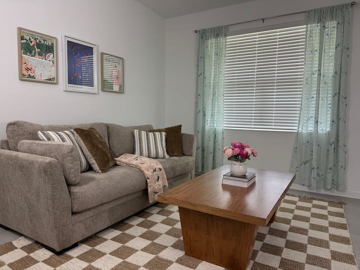 Sleeps 3 Guests|kitchen & Livingroom|private Space - Davenport, FL