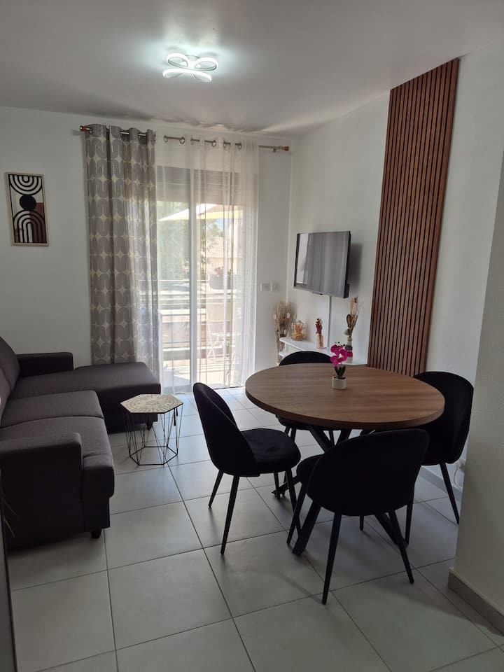 Appartement De Type T2 - Calvi