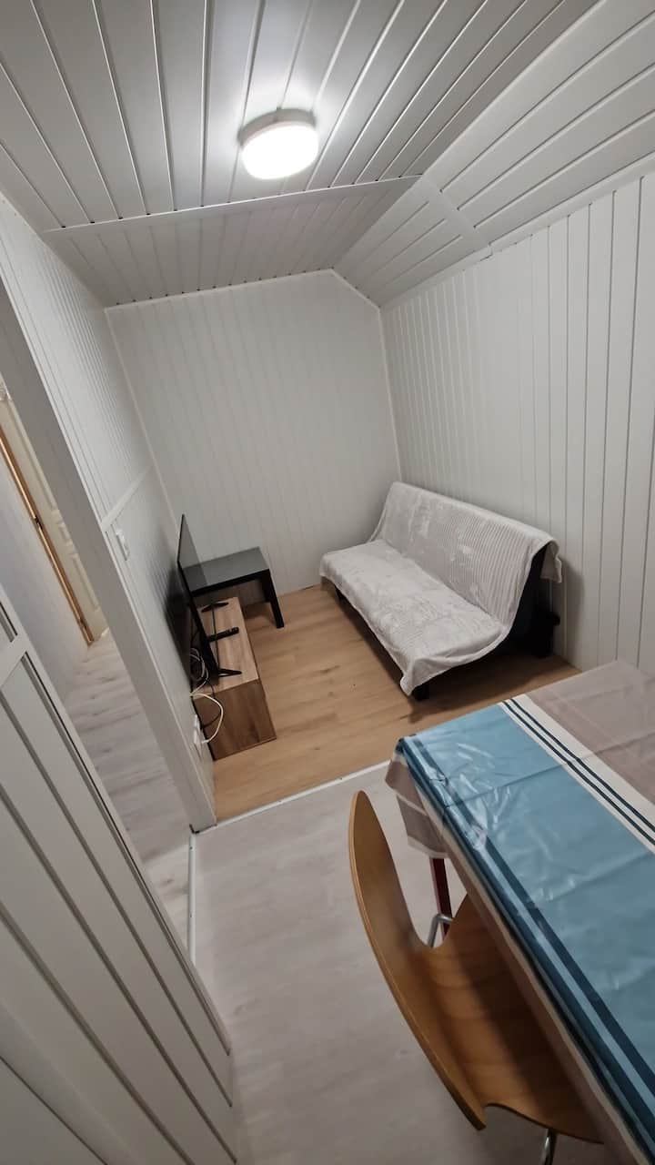 T2 Meublé Avec Cour – Fonctionnel Et éQuipé - Vendôme