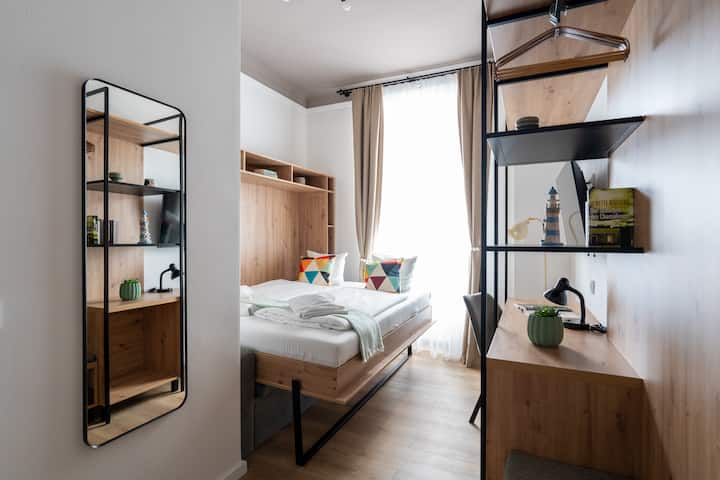 Mimis Lakeside Budget Room 205 - Newly Renovated - Gmunden