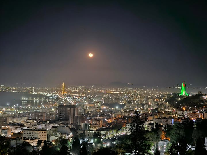 Appartement Avec Une Terrasse Sur La Baie D’alger - Algiers