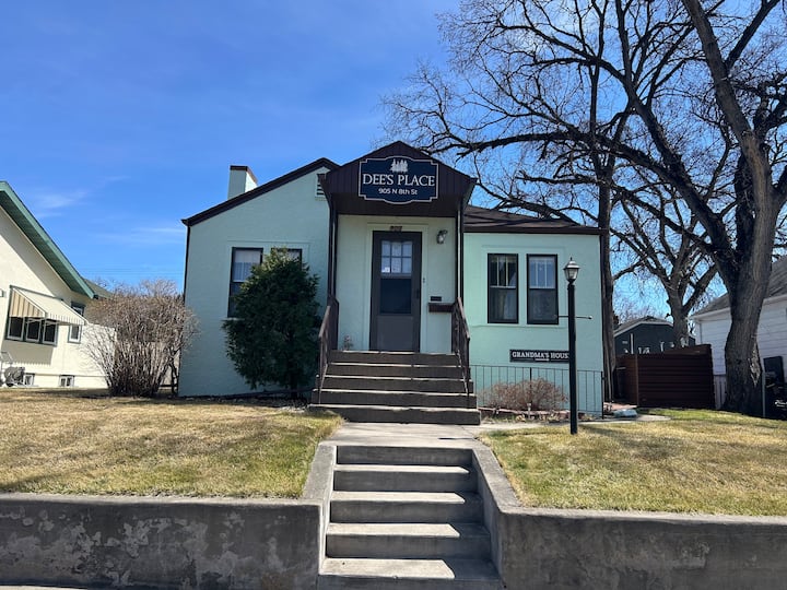 Dee’s Place - Bismarck, ND