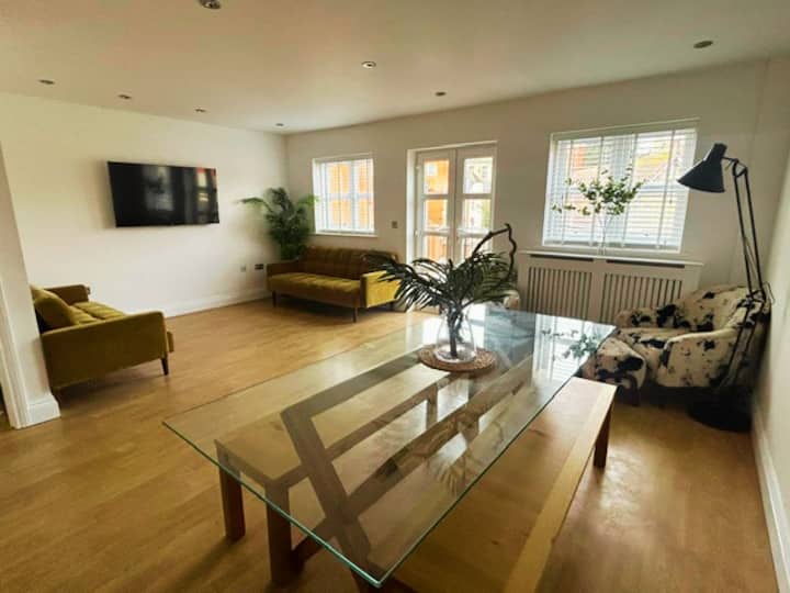 Stylish 3 Bedroom Townhouse In Central Swanage - 도싯