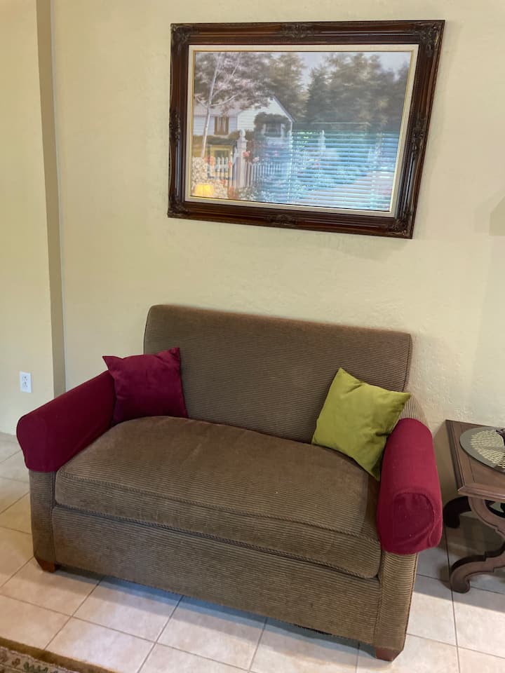 Spacious Apartment! - Hillsboro, OR