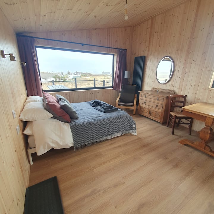 The Other Wee Red Cabin - Dunvegan