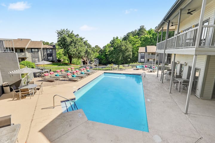 Bright/spacious 2br | King Bed Near Uab/hospitals - Hoover, AL