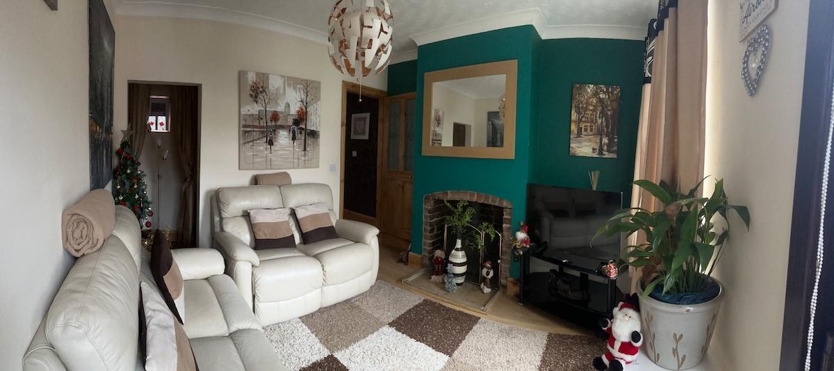 House - Sleeps 4 - Garden - On Street Parking - Sherwood Forest