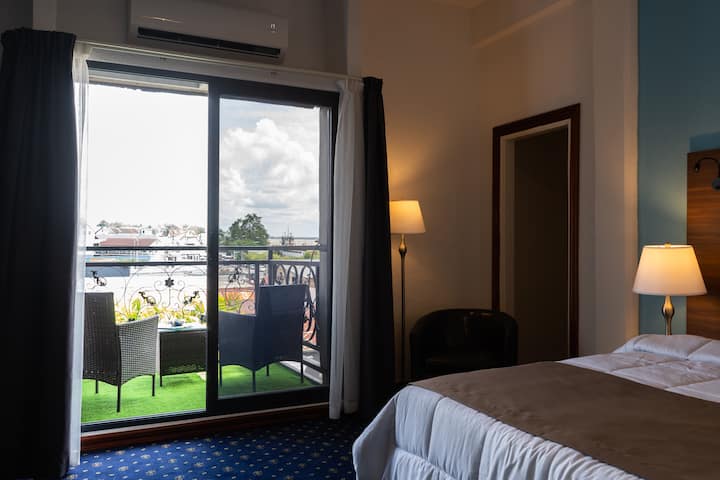 Royal Breeze Hotel | Service With A Crown. - Paramaribo