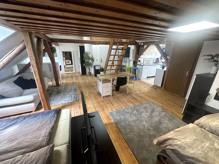 Gemütliche Dachgeschosswohnung Hauptbahnhof/stadt - Nürnberg