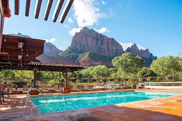 Ultimate Getaway Starts Here! Suite With View - 斯普林