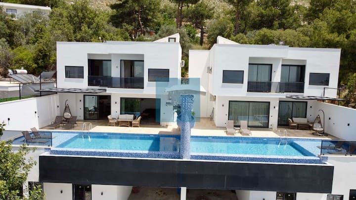 Kalkan ÜZümlüde Korunaklı ÖZel Havuzlu Lüx Villa - Kalkan
