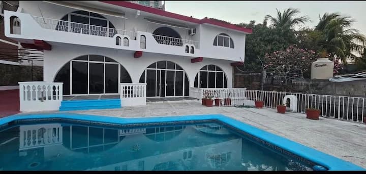 Casa De Playa Con Alberca Privada En Acapulco - Acapulco