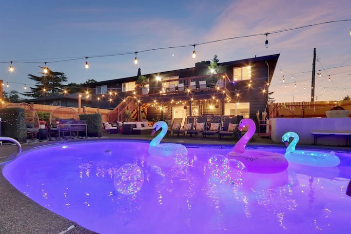 Summer Family Home W/ Pool & Hot Tub - Tacoma, WA