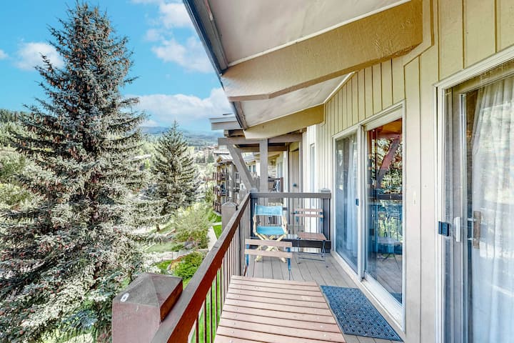 Walk-to-lift 2br | Mountain View | Deck - Snowmass Village, CO