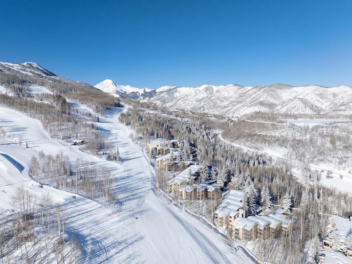Ski-in/ski-out,pool,ht,parking,grill - Snowmass Village, CO