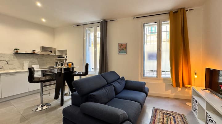 Le Spot Charmant 2 Pieces Centre-ville - Nimes