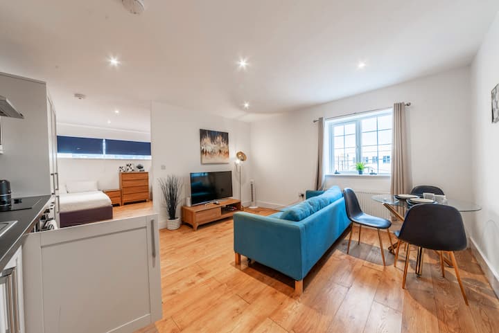 Spacious Well Lit Family Friendly Flat - Maidstone