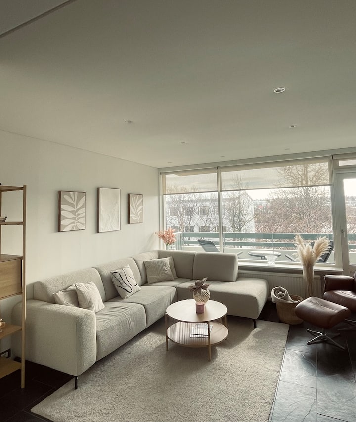 Cozy & Stylish Stay | Central Location - Reykjavik