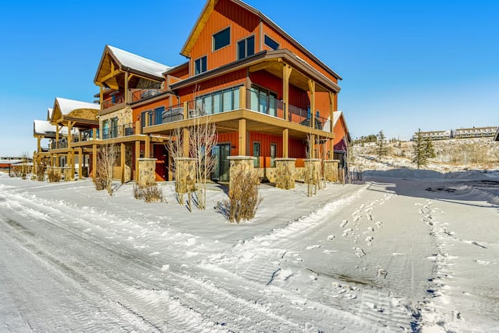 4br Mountainview | Hot Tub | Balcony | Game Room - Fraser, CO
