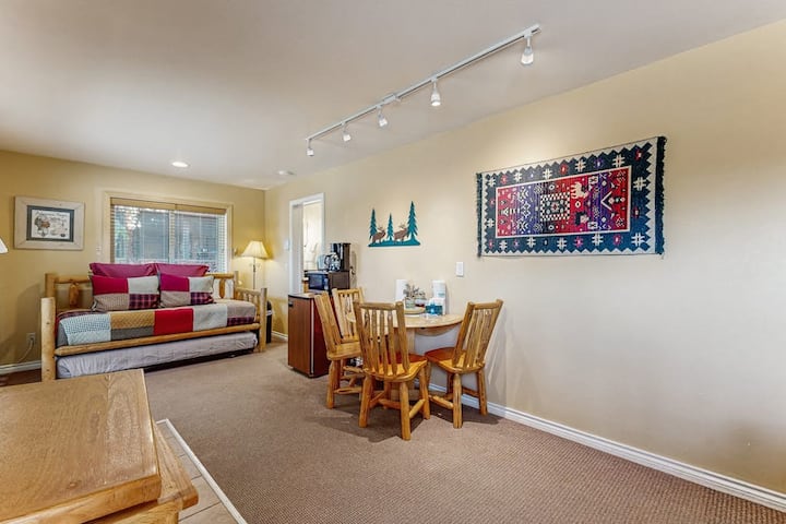 1br Riverfront Retreat With A Kitchenette - Grand Lake, CO
