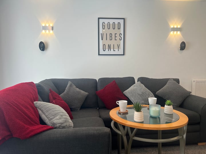 Large Home Bedford | Sleeps 10 | Easy Van Parking - Bedford, Royaume-Uni