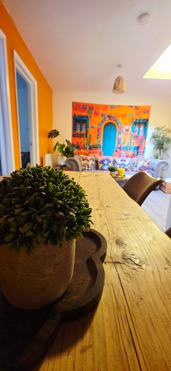 Casa Sol – Hot Tub Retreat, Free Parking - Cardiff