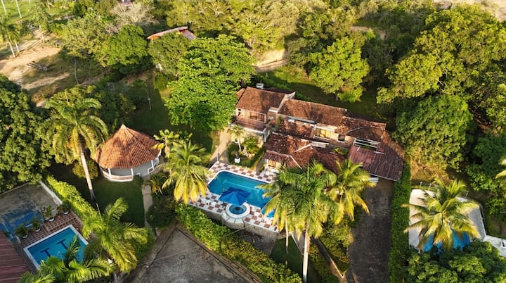 Villa Montaña Resort - Carmen Apicala