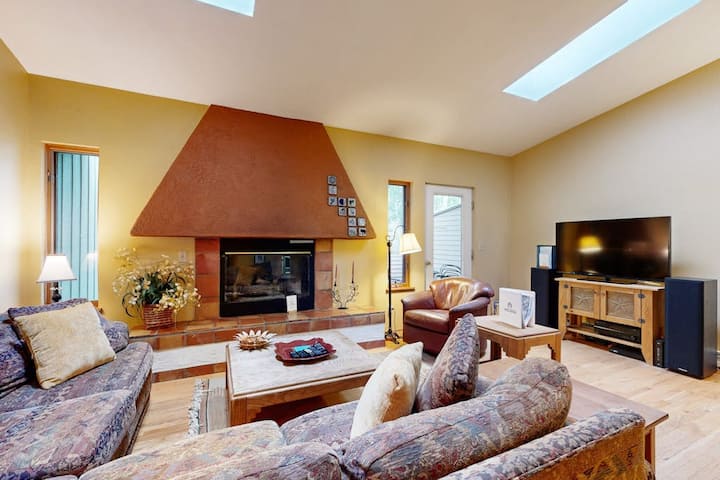 Cozy 3br | Balcony | Washer/dryer - Vail, CO