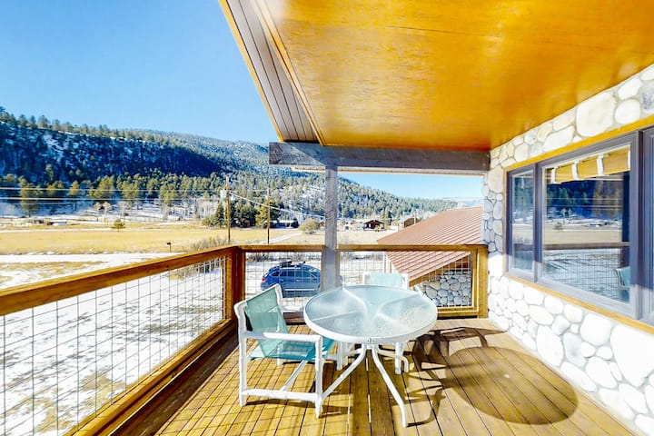 4br Waterview | Hot Tub | Woodstove | Balcony - South Fork, CO