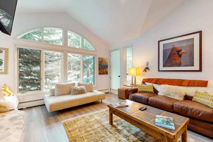 2br With Balcony, Pool, & Hot Tub - Near Lifts - Edwards, CO