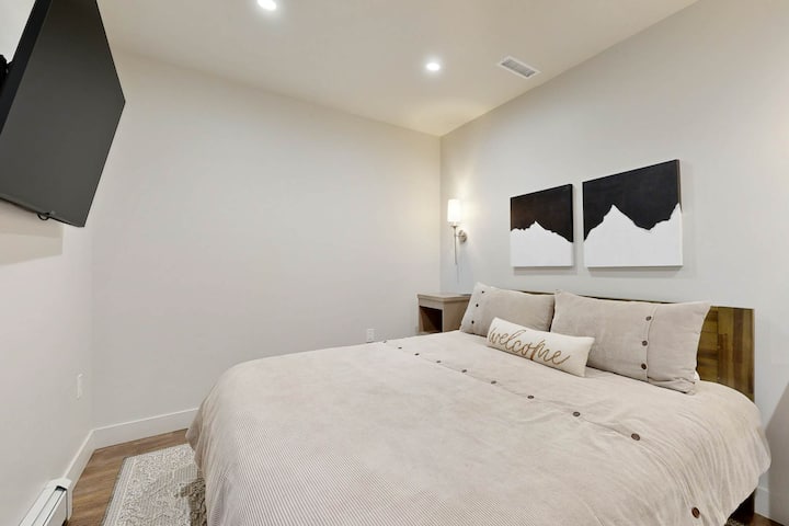 Ski-in/ski-out, Second-floor W/ Pool, Hot Tubs - Vail, CO
