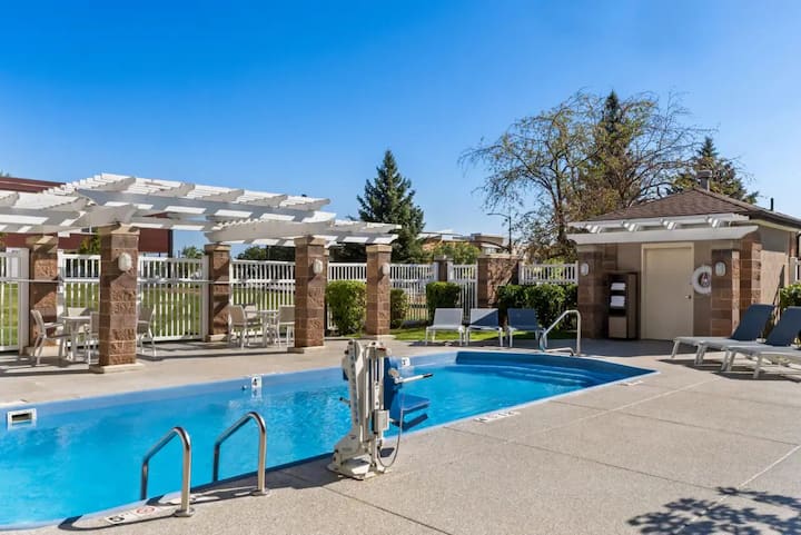 Near Wonderland Lake With Hot Tub + Free Breakfast - Boulder, CO