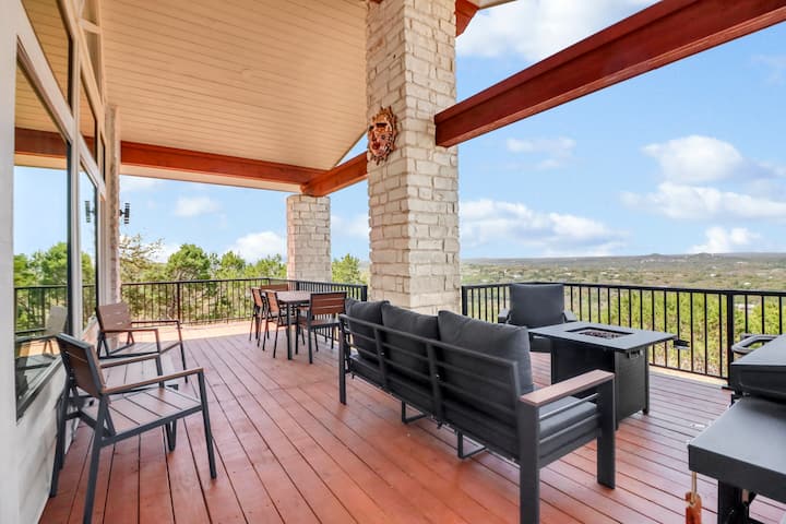 Hilltop Views, Fire Table & Designer Home - Wimberley, TX