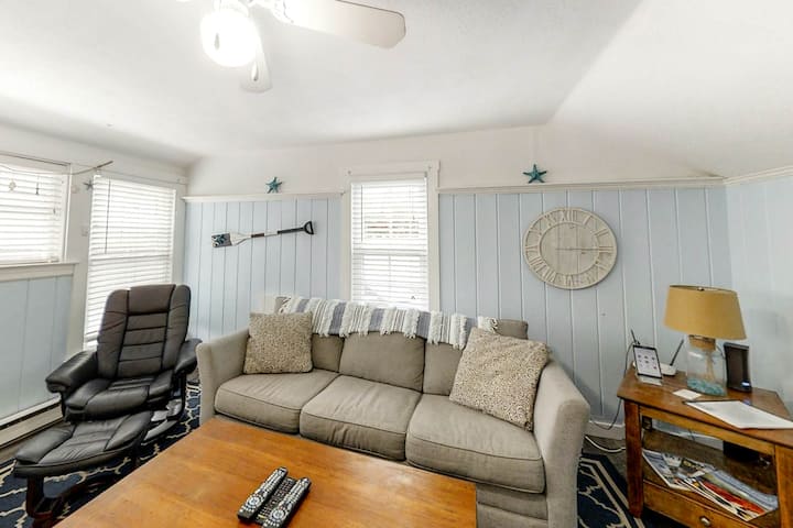 Coastal 1br Near Beach | Deck | Pondview | Wifi - Old Orchard Beach, ME