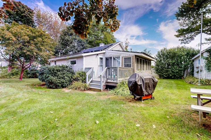 2br | Deck | Large Lawn | Near The Ocean - York, ME